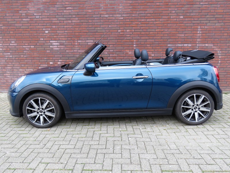 Mini Cooper Cabrio 136hp Sidewalk Edition | Supershortlease