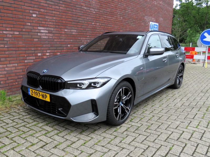 BMW 320e Touring PHEV Model M Sport | Supershortlease