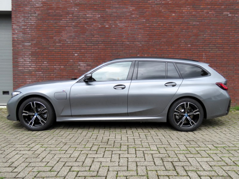 BMW 320e Touring PHEV Model M Sport | Supershortlease